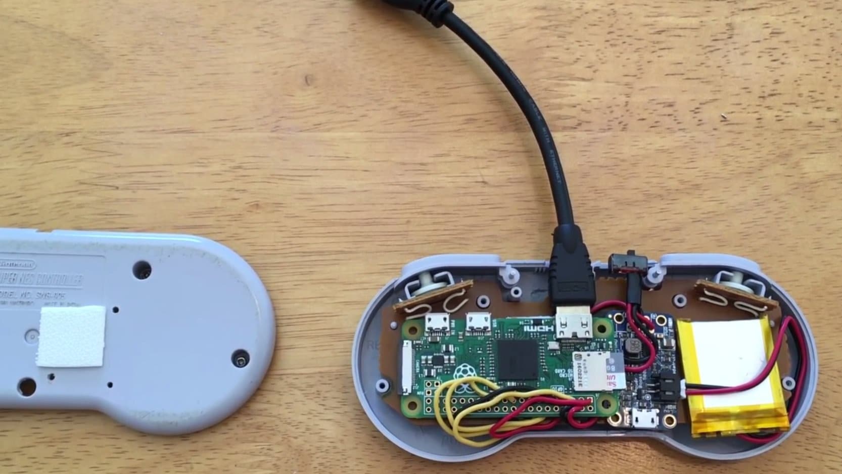 Bricolage vidéo : il intègre un Raspberry Pi Zero dans une manette SNES
