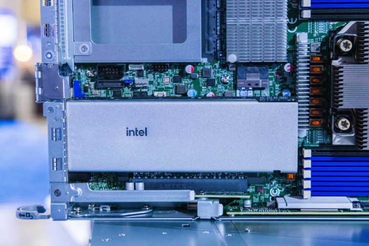 Intel expose ses GPU Arctic Sound-M