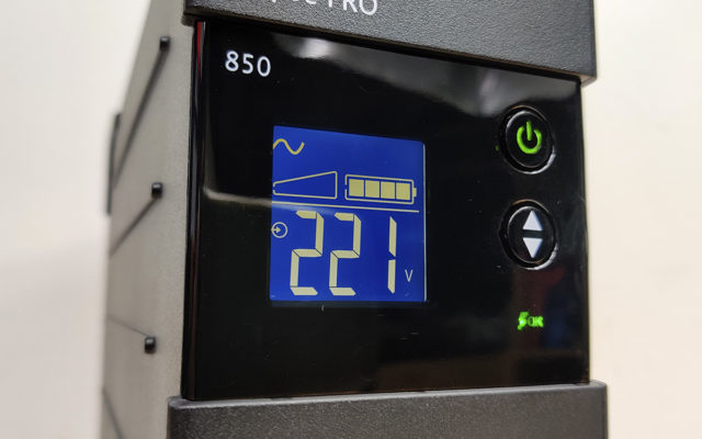 Test : Eaton Ellipse Pro 850, un petit onduleur efficace et plutôt complet