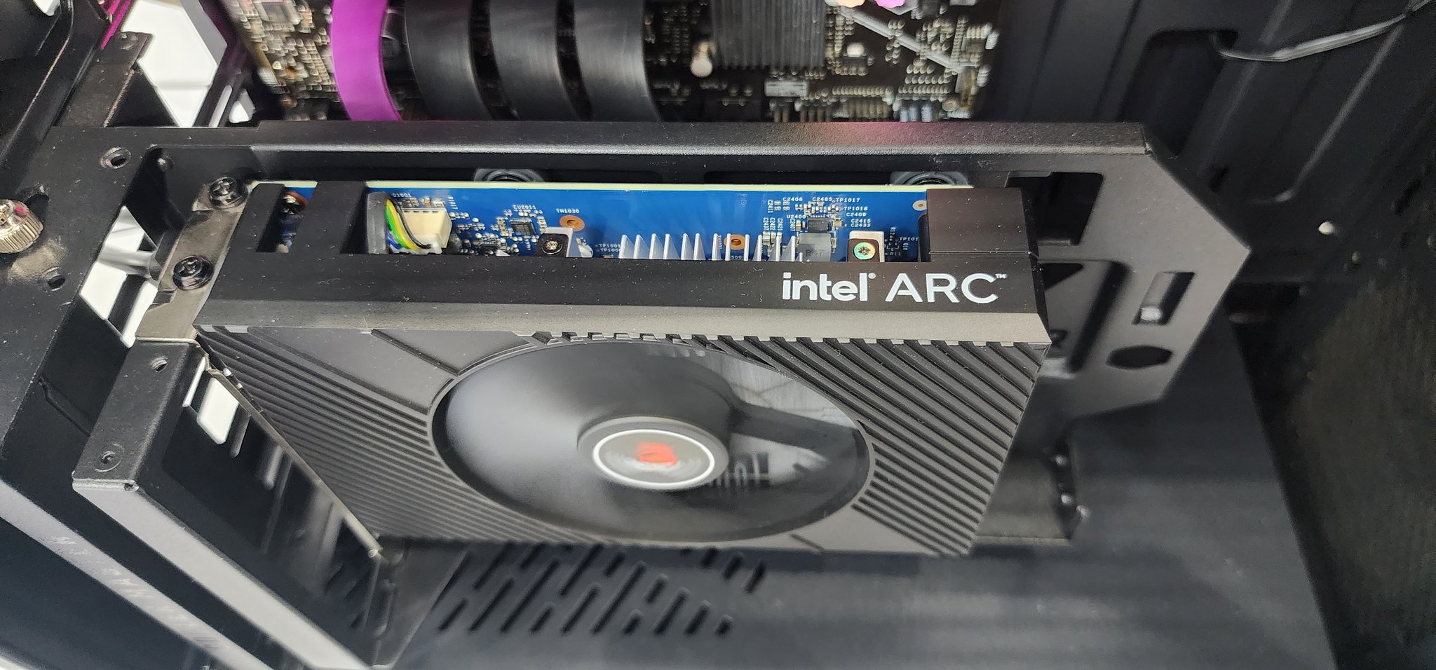 Biostar présente sa première carte graphique Intel Arc