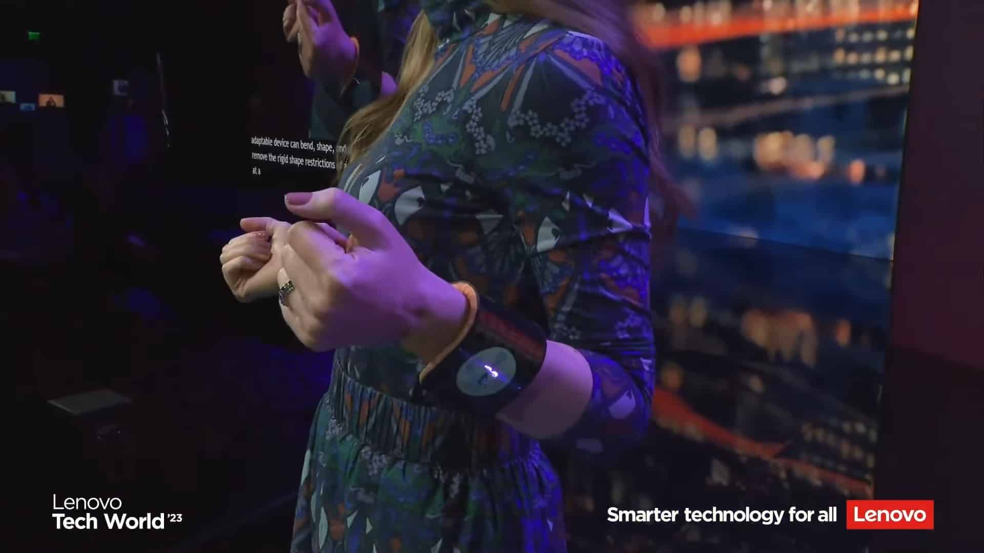 Lenovo de retour avec un smartphone flexible plus gadget que novateur