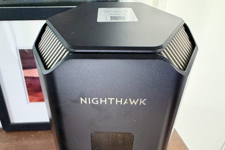 Test Netgear Nighthawk RS700S : le routeur Wi-Fi 7 qui mettra à genoux ...